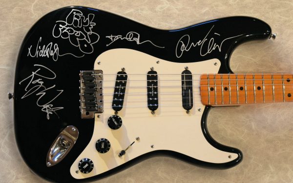 Signed Guitars, music memorabilia, rock star gallery, rockROCK STAR gallery