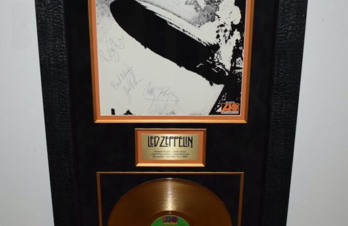 Led Zeppelin - DebutROCK STAR gallery